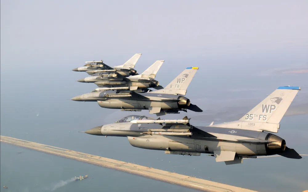 Обрезать вручную обои Fighter Jets Fly in Formation, Fighter, Jets, Fly ...