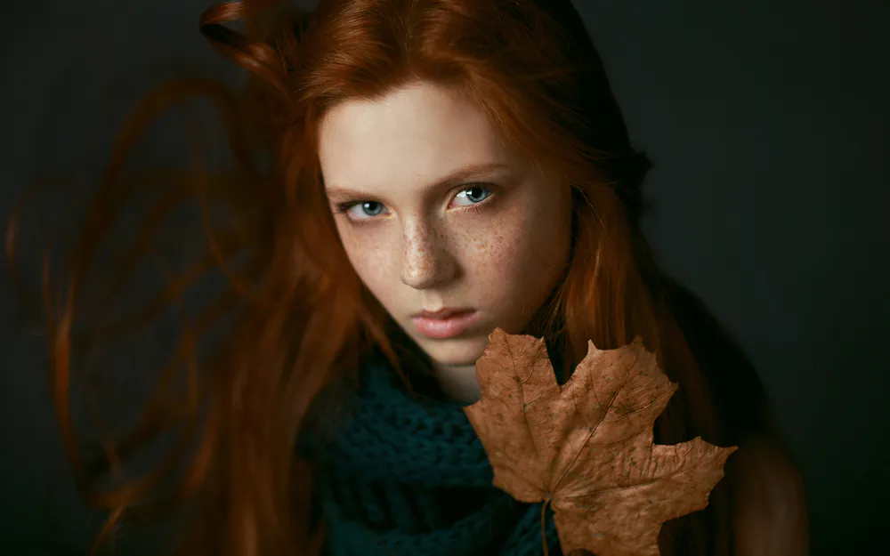Обрезать вручную обои Freckles Girl Autumn Portrait, Freckles, Девушка ...
